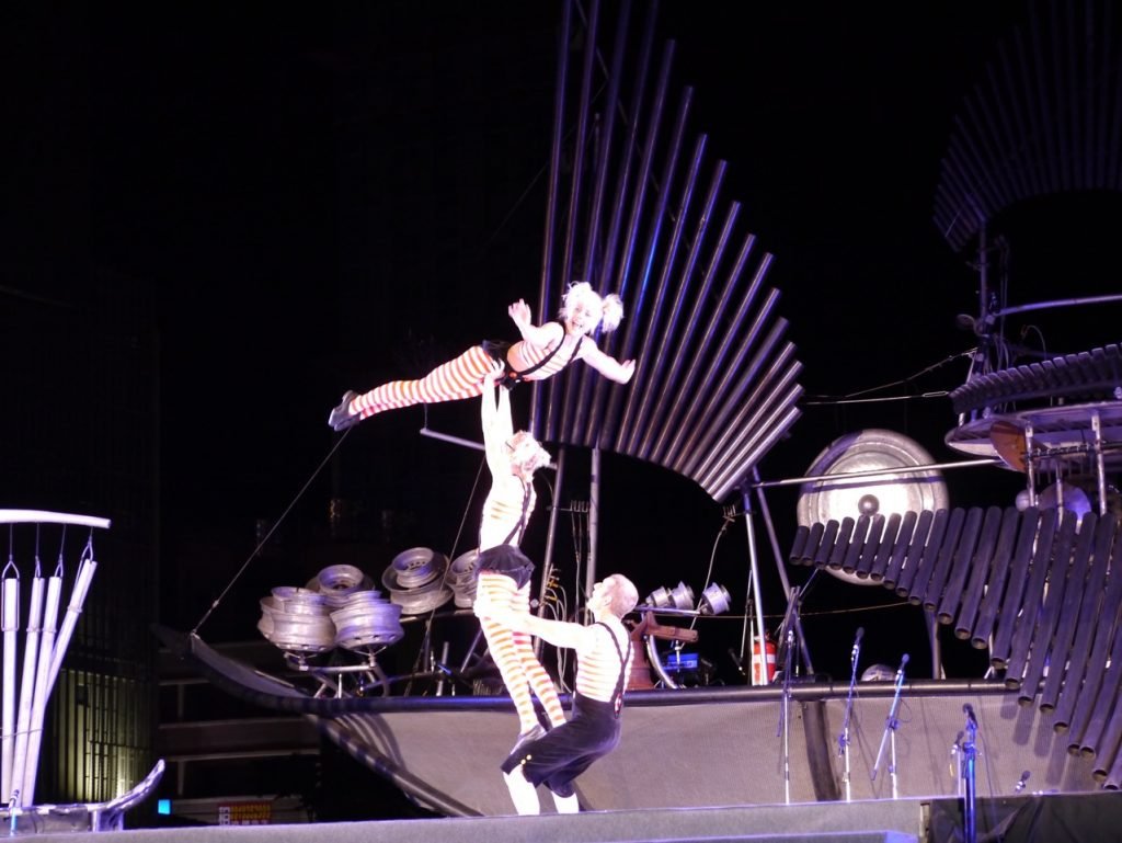 Brisbane Trio Stage Acrobatics (2)